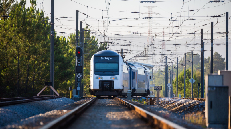Ao cuidado dos utilizadores da Fertagus: descubra a prenda de Natal que ...