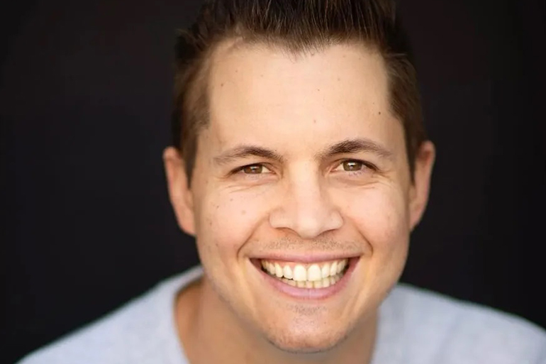 Óbito: Morreu Johnny Ruffo, ator e cantor australiano Óbito: Morreu Johnny Ruffo, ator e cantor australiano