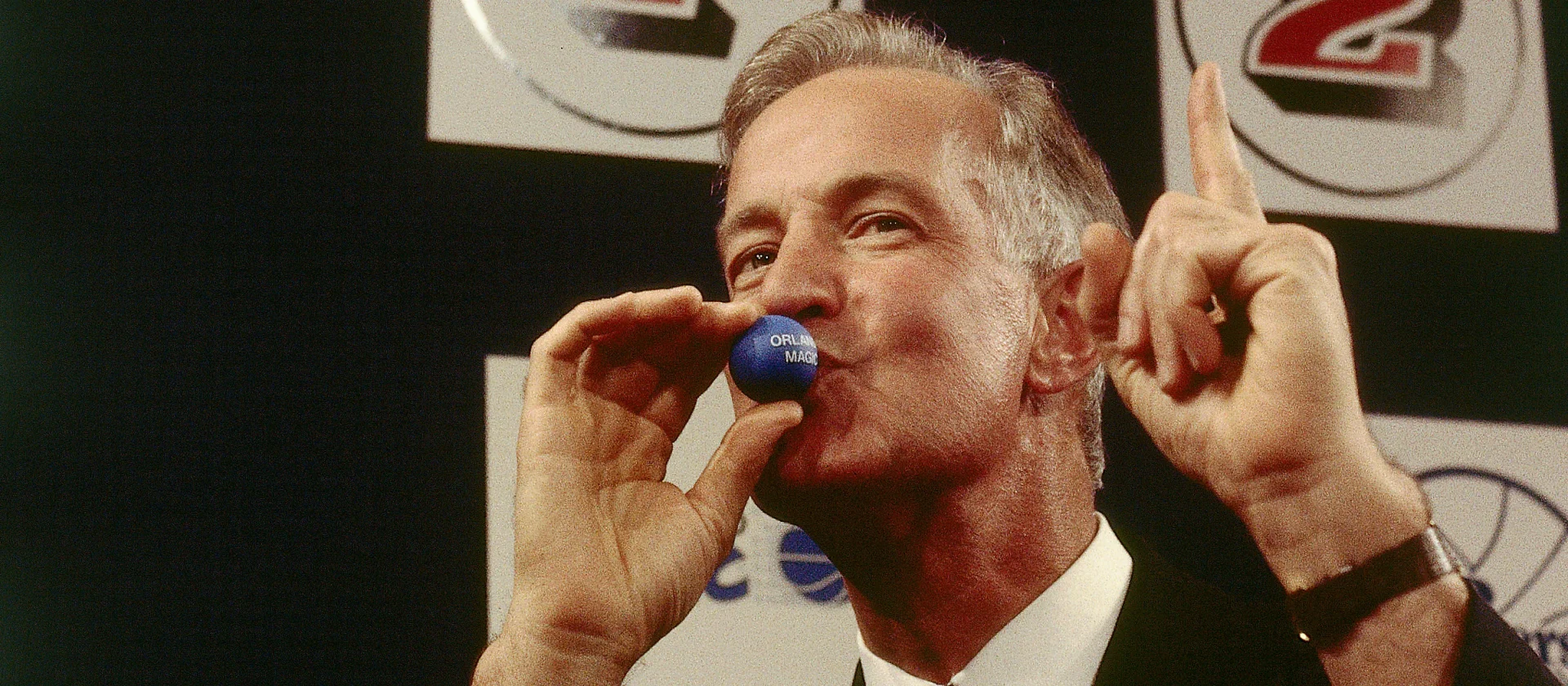 Óbito: Morreu Pat Williams, um dos fundadores dos Orlando Magic ...